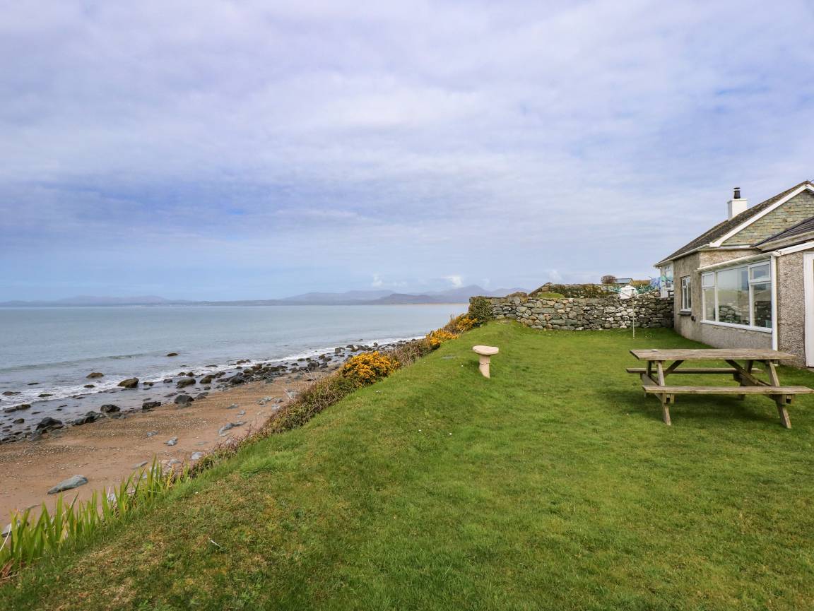 Cottage ∙ 2 Bedrooms ∙ 4 Guests - Harlech