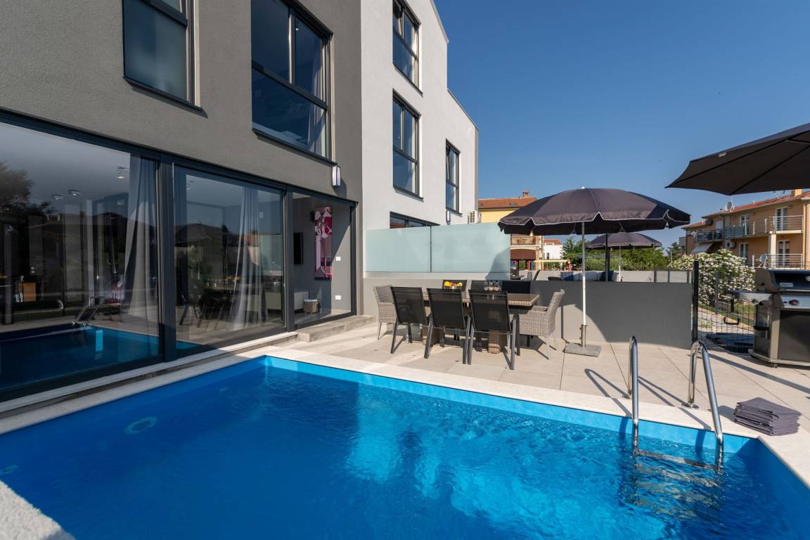 182 M² Villa ∙ 4 Bedrooms ∙ 10 Guests - Vrsar