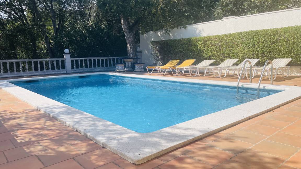 100 M² Villa ∙ 3 Bedrooms ∙ 6 Guests - Roses