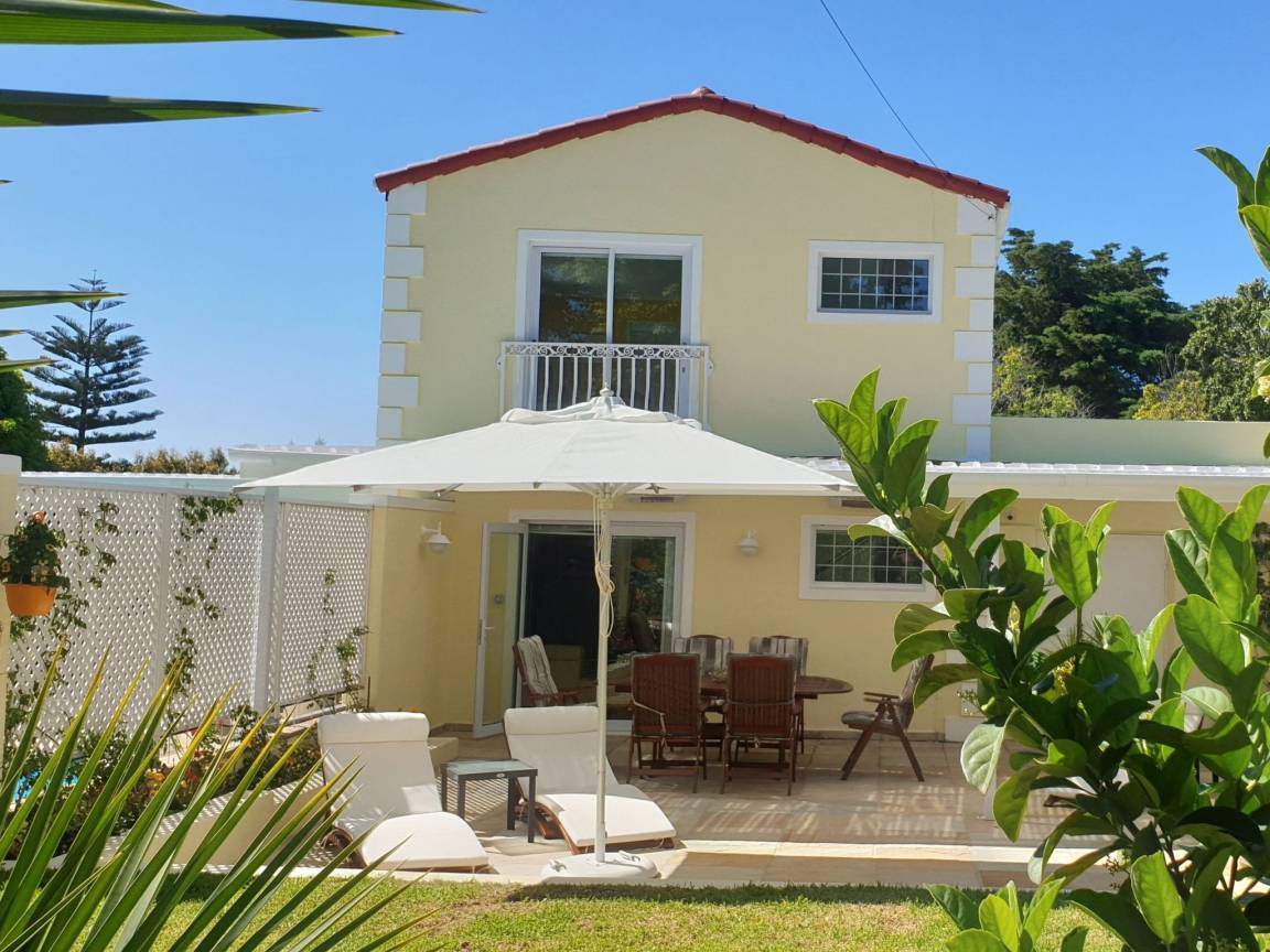 82 M² House ∙ 2 Bedrooms ∙ 4 Guests - Claremont