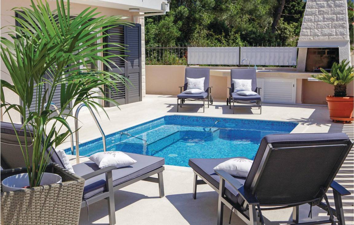 200 M² House ∙ 4 Bedrooms ∙ 8 Guests - Vela Luka