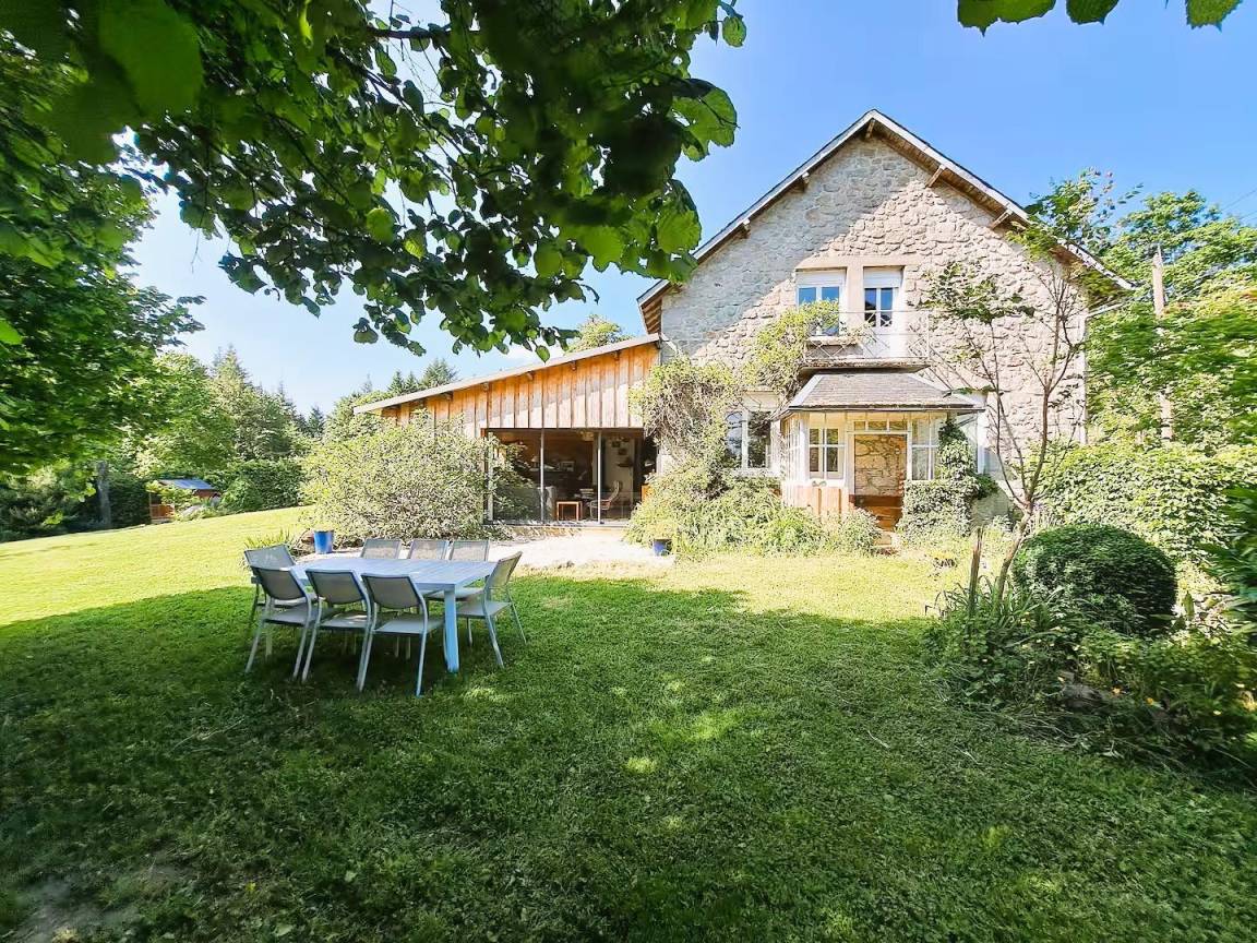 Gîte ∙ 3 Chambres ∙ 6 Personnes - Ussel