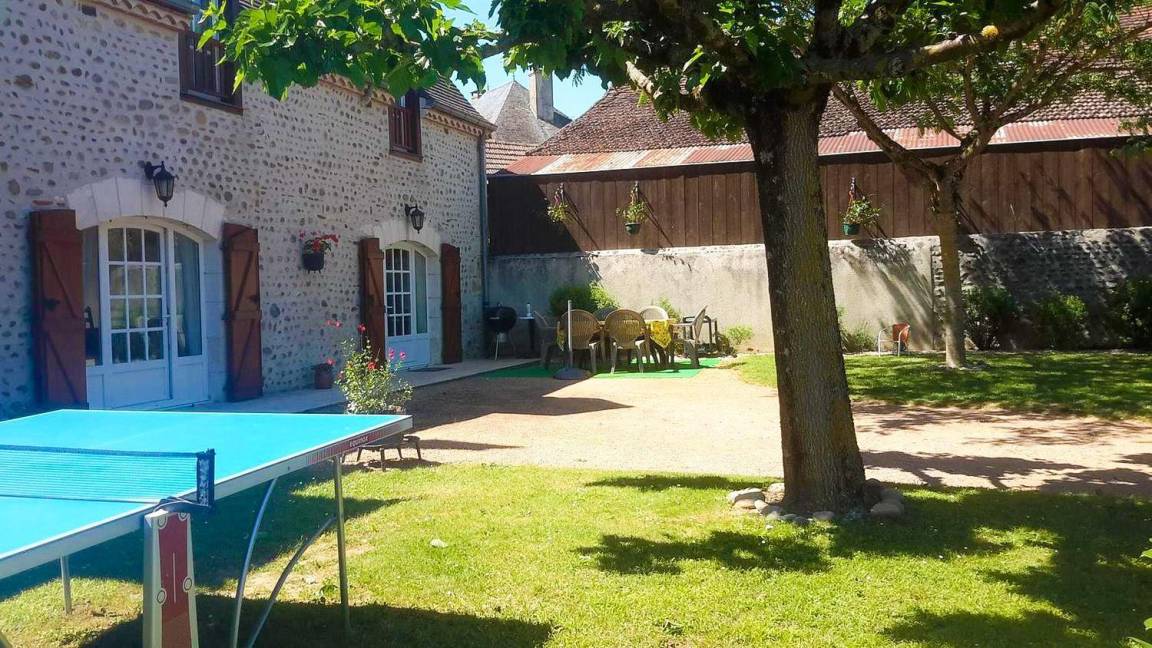 95 M² Gîte ∙ 3 Chambres ∙ 6 Personnes - Bretenoux