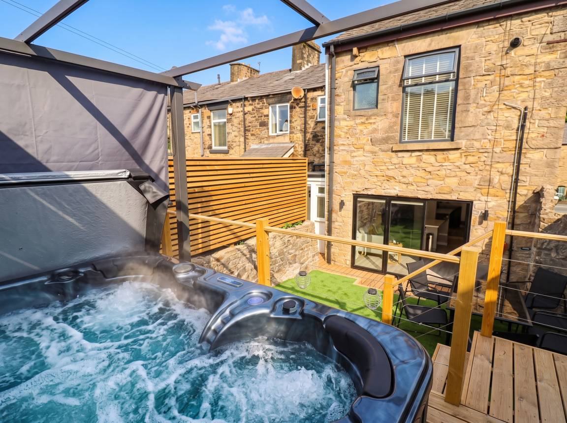 Cottage ∙ 2 Bedrooms ∙ 6 Guests - Bolton