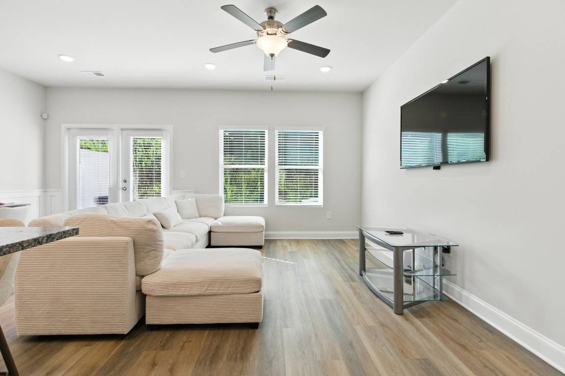 70 M² Ferienwohnung ∙ 3 Schlafzimmer ∙ 6 Gäste - Easley, SC