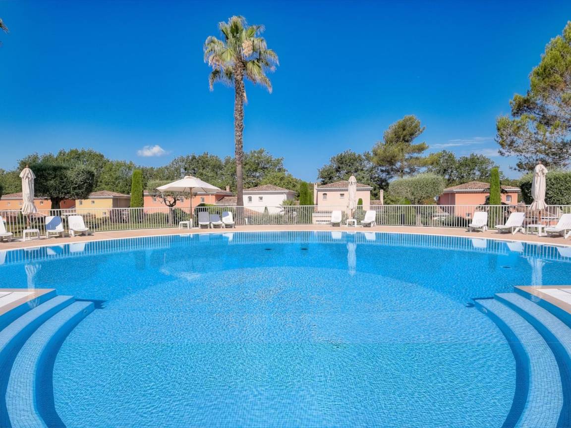 81 M² Huoneisto ∙ 2 Makuuhuonetta ∙ 5 Vierasta - Mougins