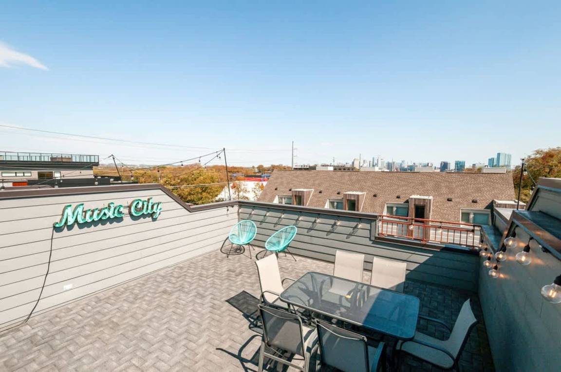 Apartment ∙ 3 Bedrooms ∙ 10 Guests - Nashville, TN