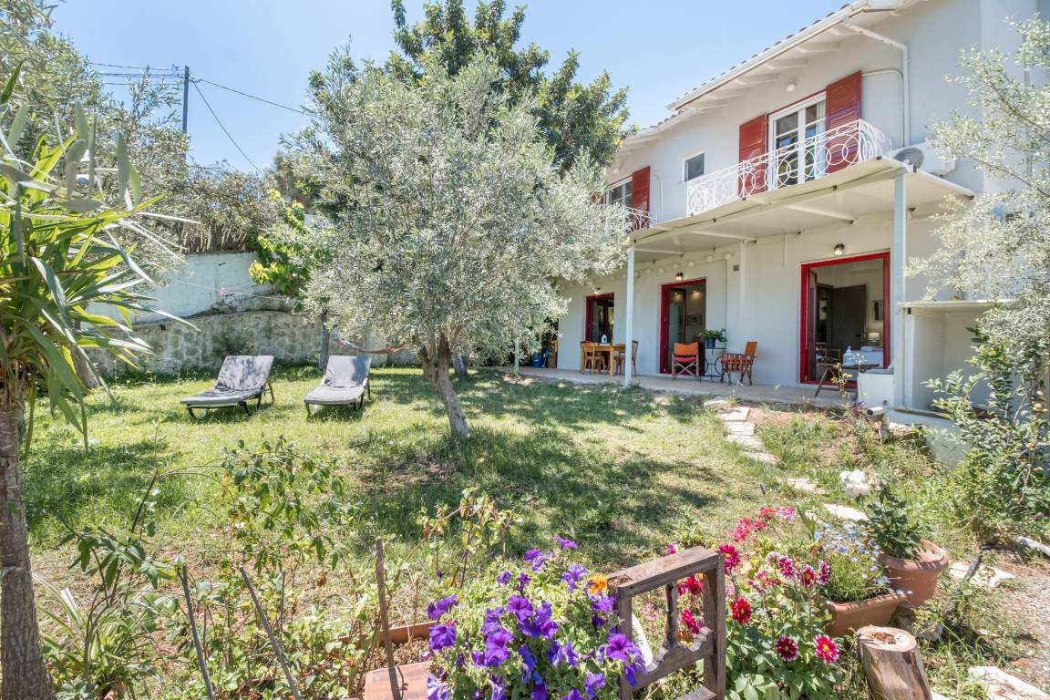 75 M² House ∙ 2 Bedrooms ∙ 6 Guests - Lefkada