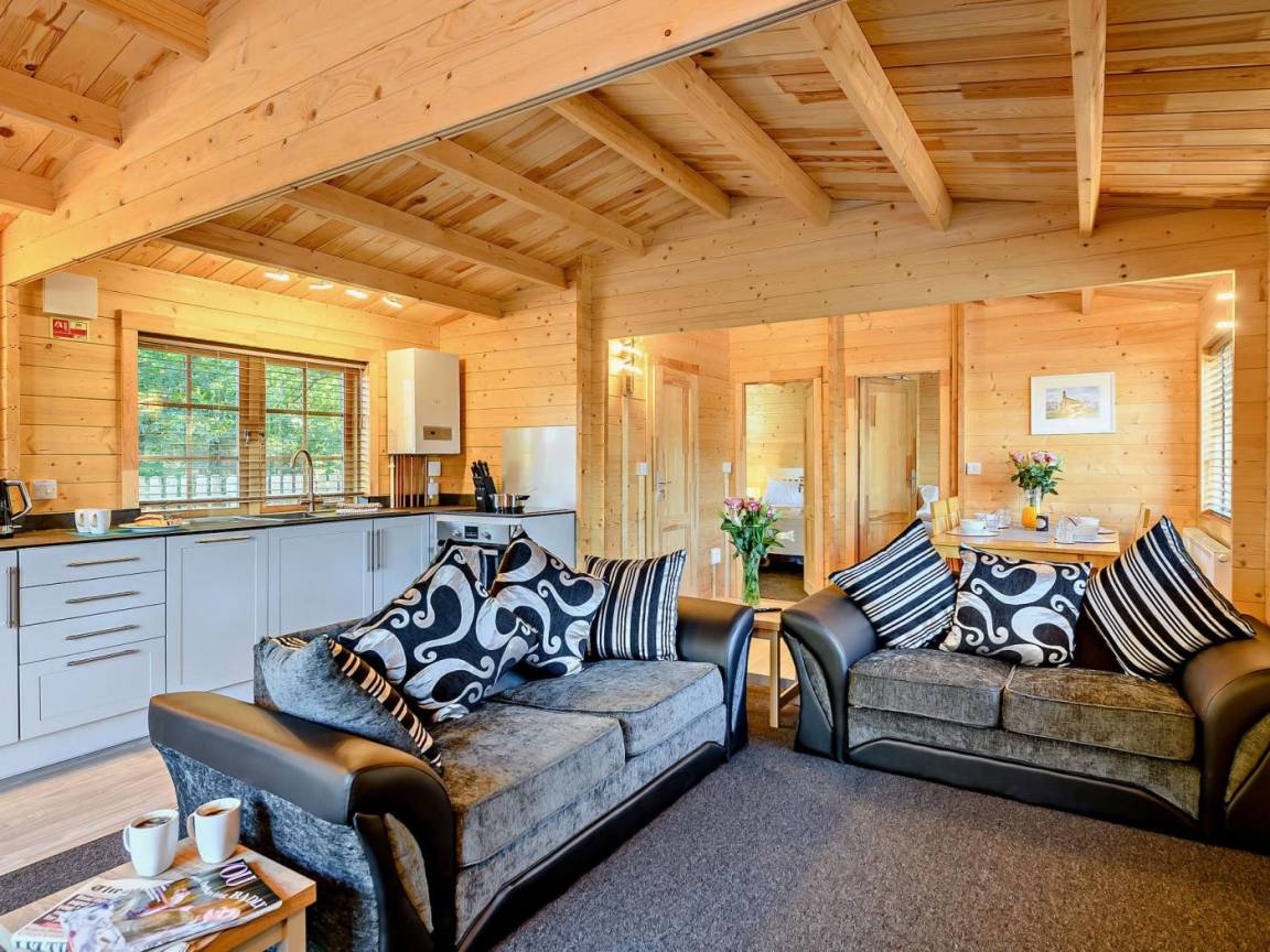 Lodge ∙ 2 Bedrooms ∙ 4 Guests - Suffolk
