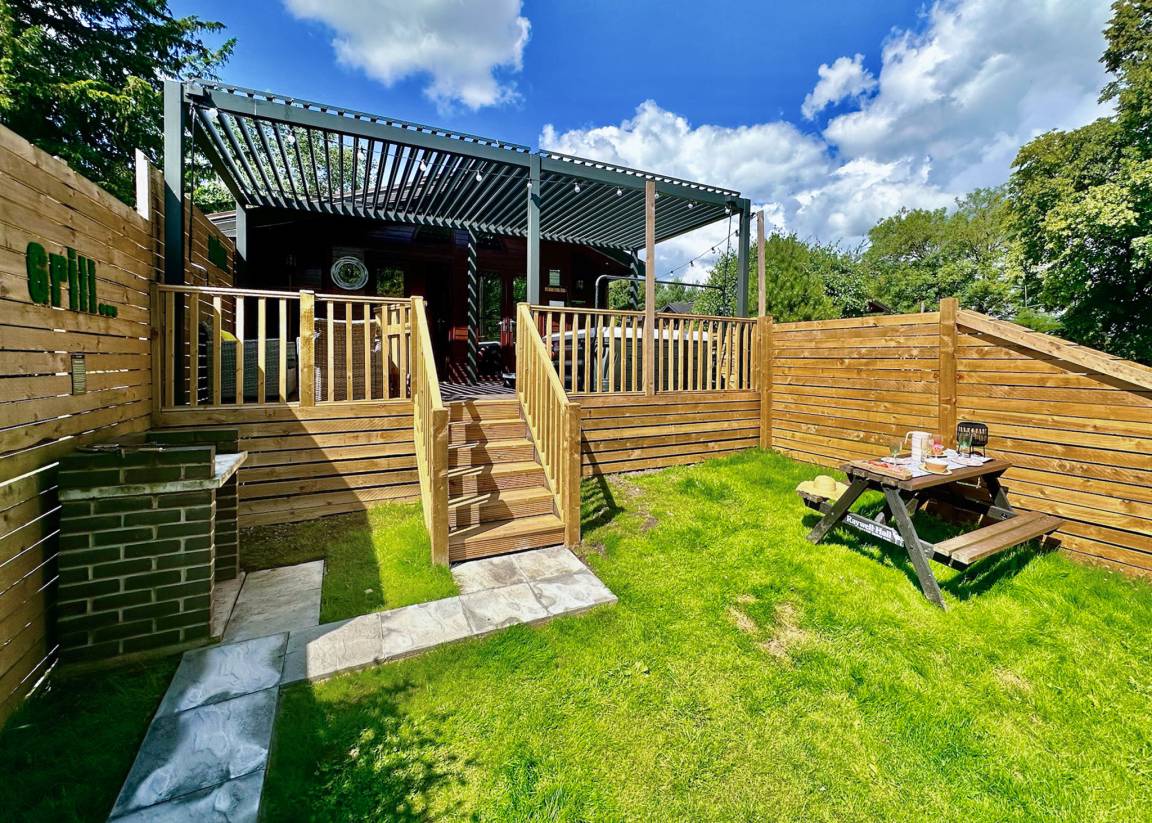 Chalet ∙ 2 Bedrooms ∙ 4 Guests - Beverley