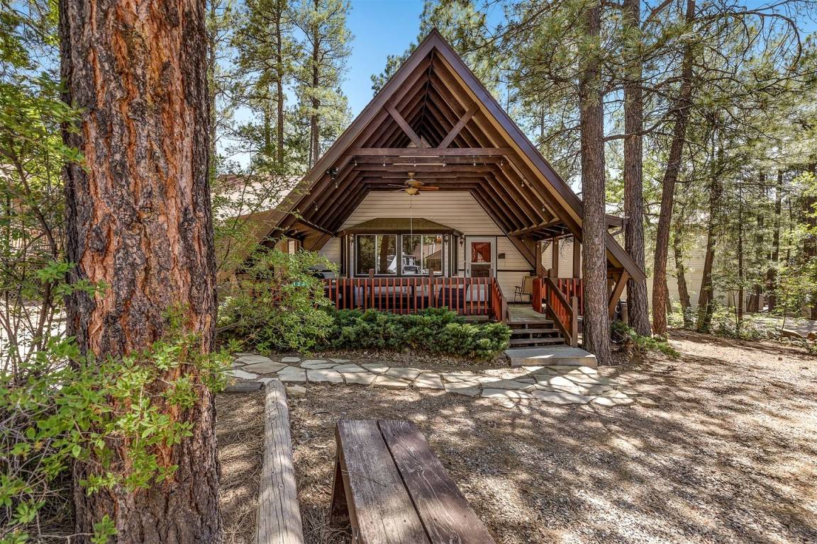 Cabin ∙ 3 Bedrooms ∙ 7 Guests - Munds Park, AZ