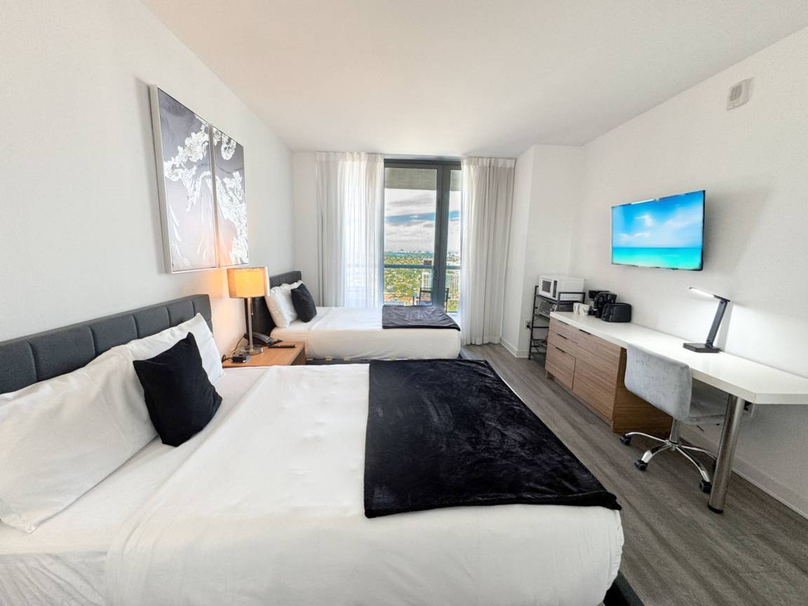 357 M² Apartamento ∙ 1 Habitación ∙ 2 Huéspedes - Hallandale Beach, FL