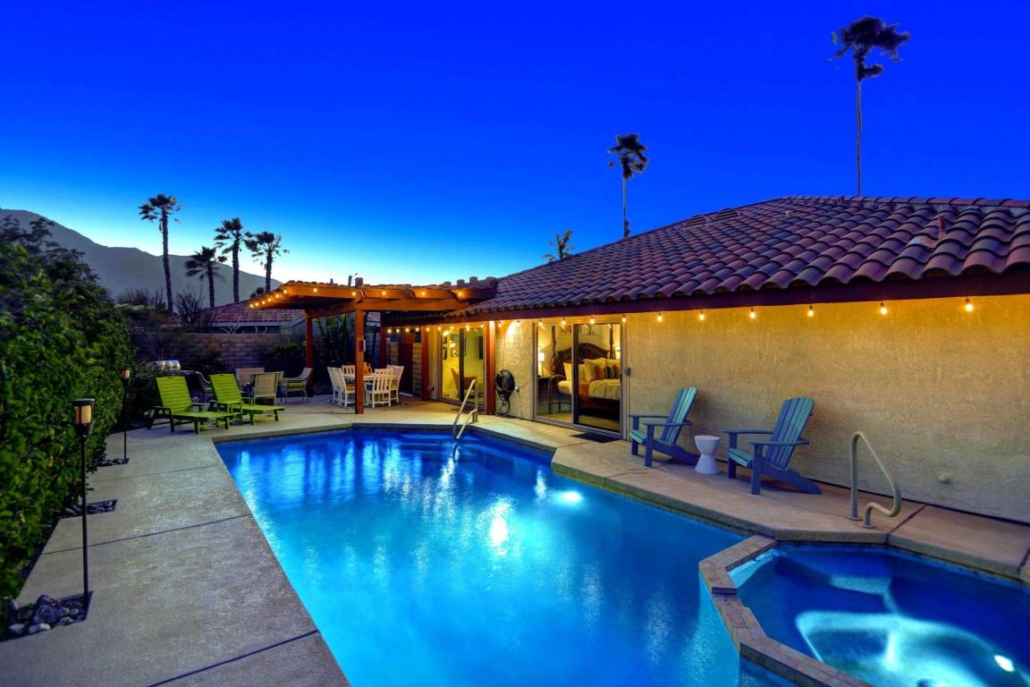 114 M² House ∙ 2 Bedrooms ∙ 4 Guests - Palm Springs, CA