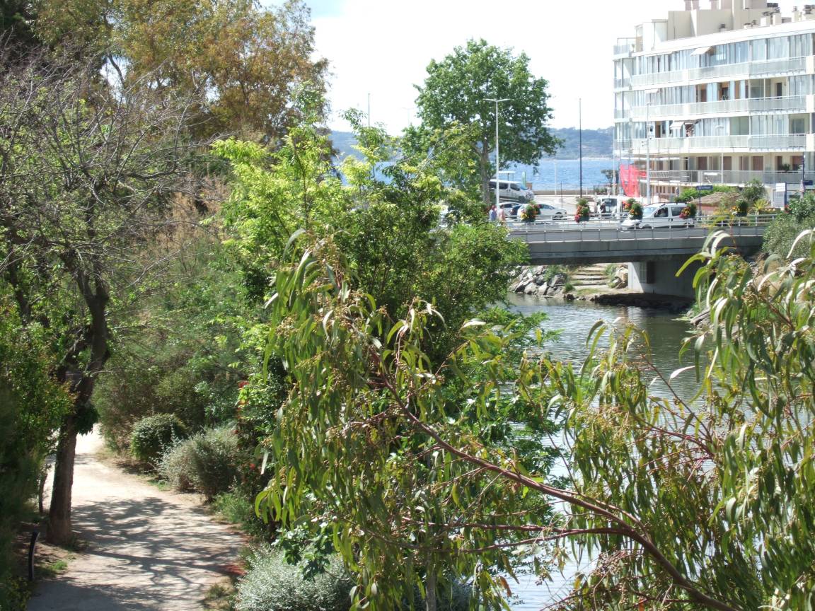 71 M² Appartement ∙ 2 Chambres ∙ 4 Personnes - Var