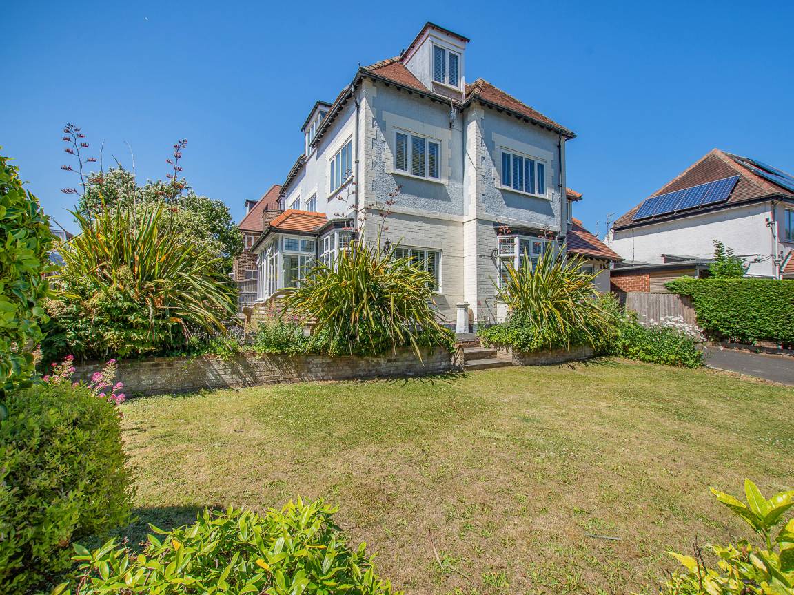 Cottage ∙ 5 Bedrooms ∙ 10 Guests - Scarborough