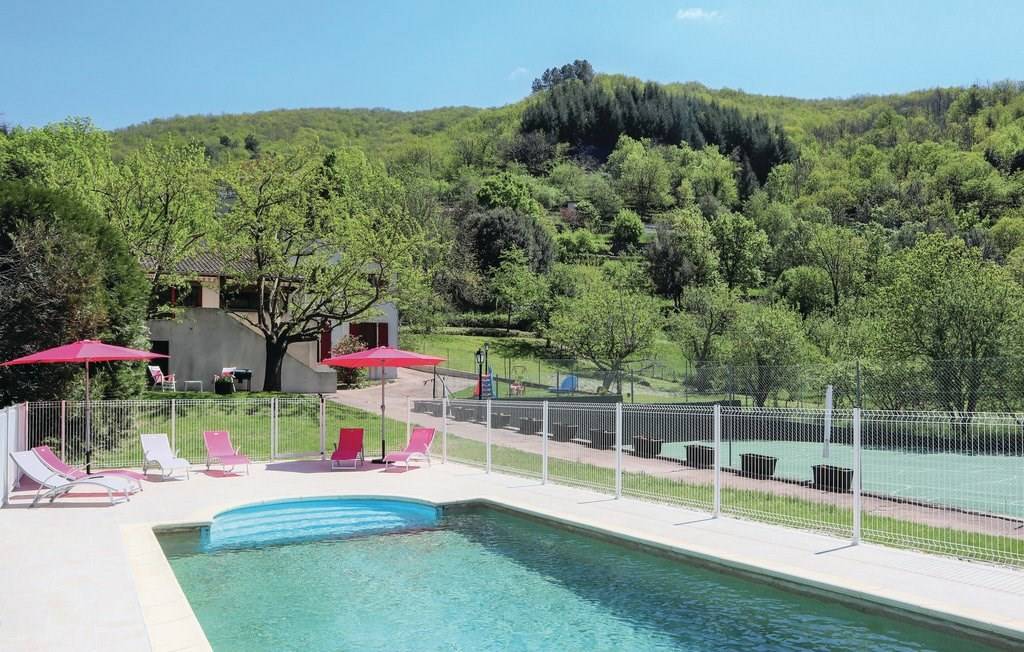 150 M² Gîte ∙ 6 Chambres ∙ 13 Personnes - Ardèche