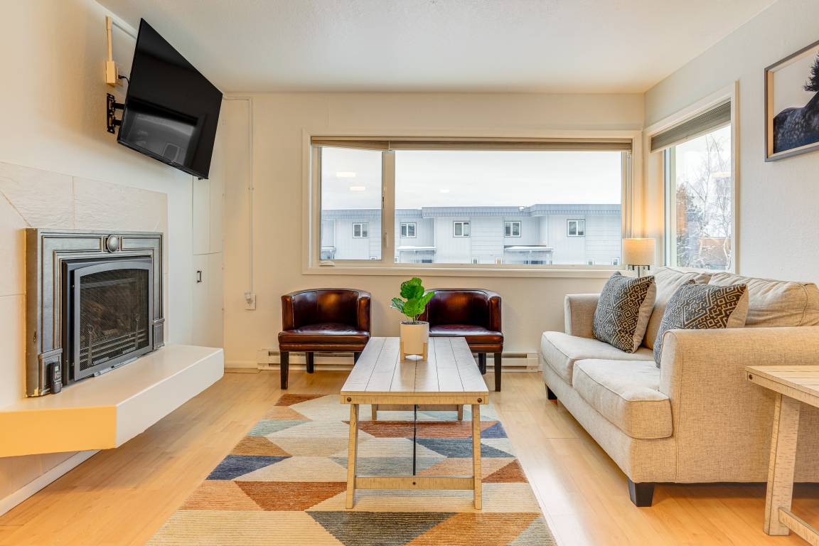 92 M² Apartment ∙ 2 Bedrooms ∙ 4 Guests - Space Station, Anchorage