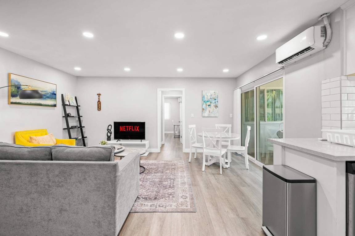 Apartment ∙ 2 Bedrooms ∙ 4 Guests - Sierra Madre, CA