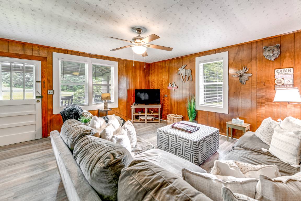 148 M² House ∙ 3 Bedrooms ∙ 8 Guests - Cashiers, NC