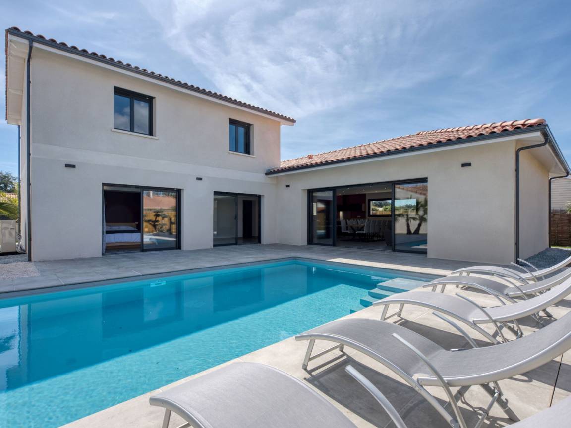 180 M² Villa ∙ 5 Chambres ∙ 10 Personnes - Audenge
