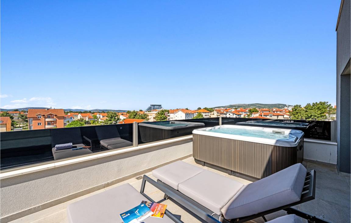 100 M² Apartment ∙ 3 Bedrooms ∙ 6 Guests - Tisno