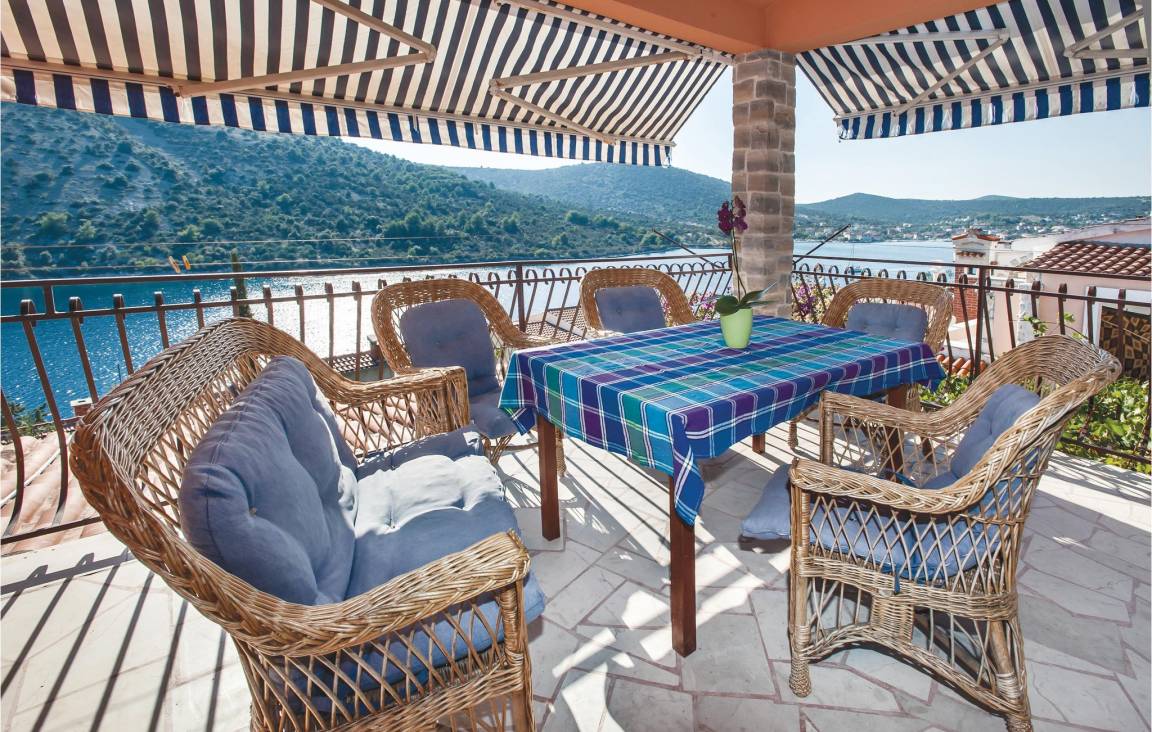 95 M² Ferienhaus ∙ 5 Schlafzimmer ∙ 11 Gäste - Seget Vranjica