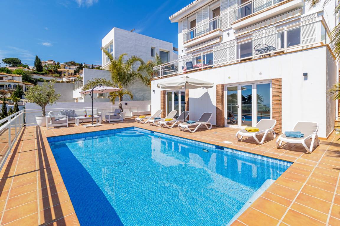 250 M² Villa ∙ 4 Schlafzimmer ∙ 8 Gäste - Salobreña