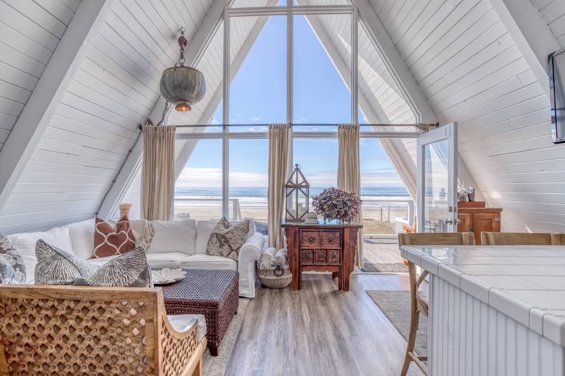 86 M² House ∙ 2 Bedrooms ∙ 4 Guests - Lincoln City, OR