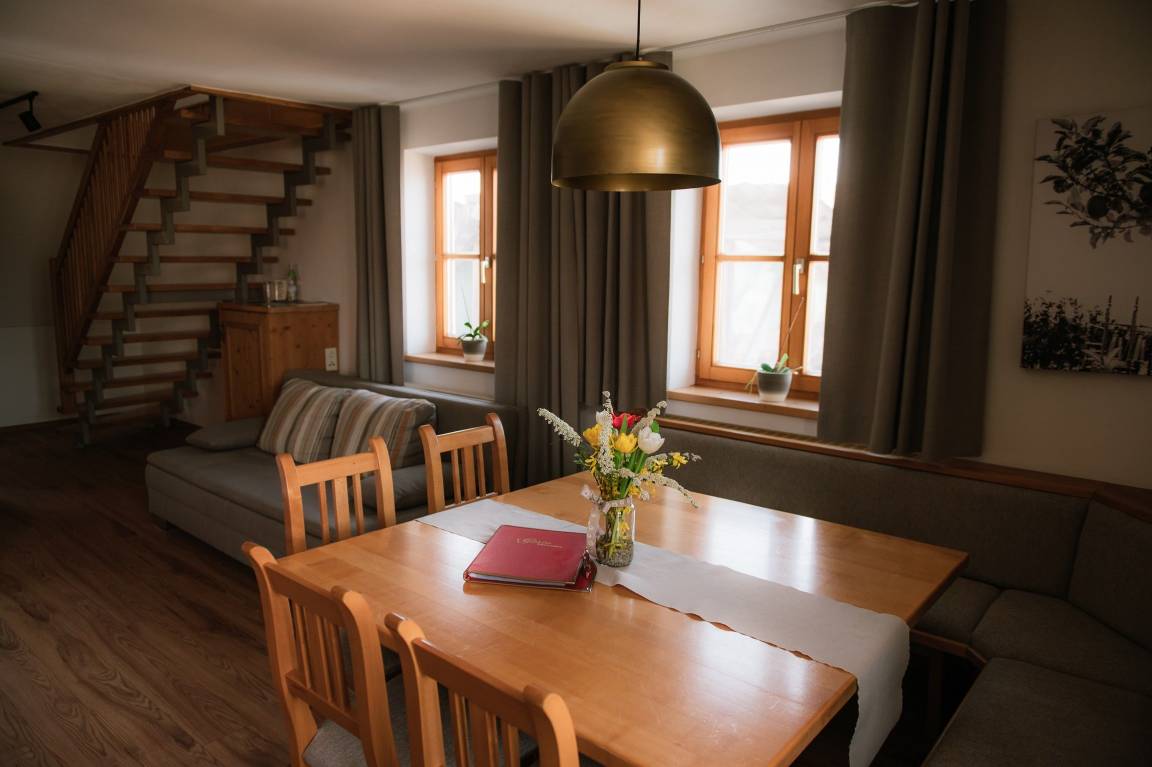 100 M² Ferienwohnung ∙ 3 Schlafzimmer ∙ 5 Gäste - Spalt