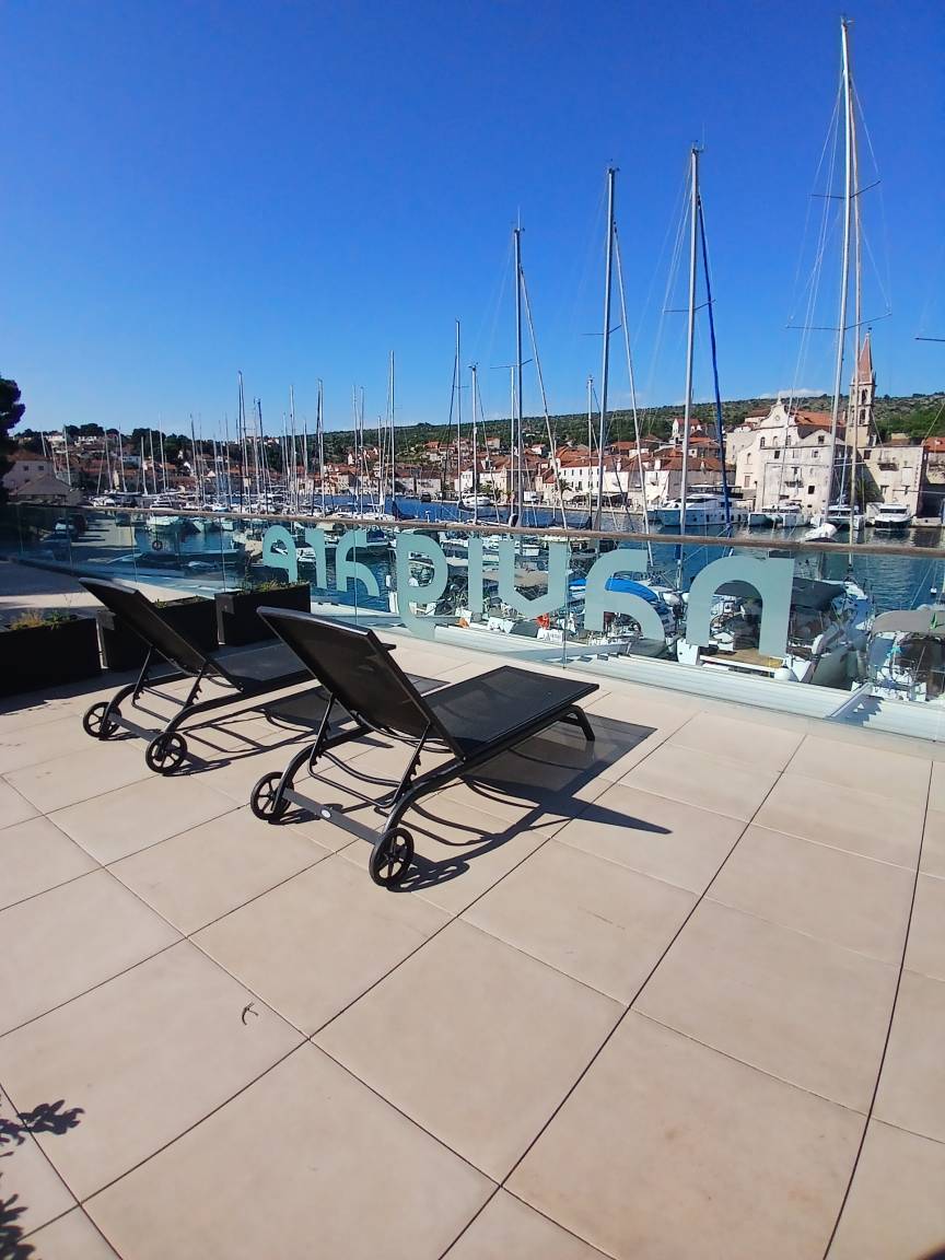 Apartment ∙ 2 Bedrooms ∙ 6 Guests - Milna