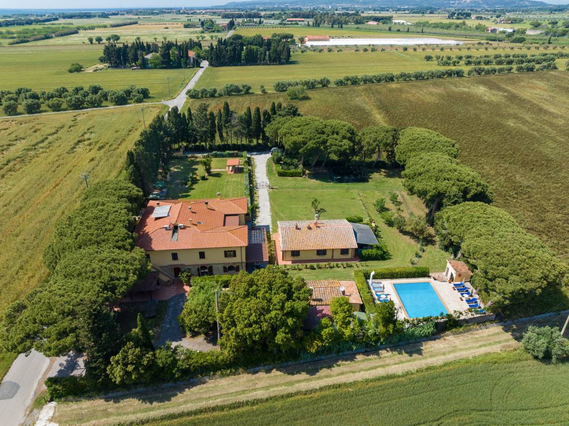 50 M² Apartment ∙ 2 Bedrooms ∙ 5 Guests - Cecina