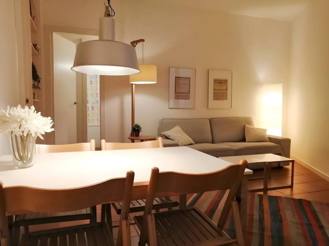 68 M² Apartamento ∙ 2 Habitaciones ∙ 4 Huéspedes - Barcelona