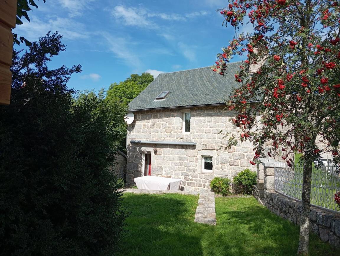 60 M² Gîte ∙ 2 Chambres ∙ 5 Personnes - Chaudes-Aigues