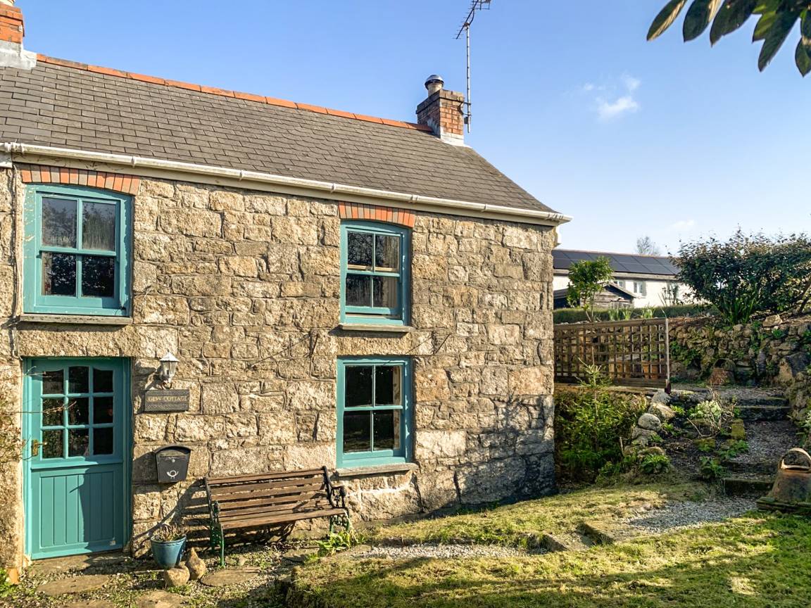 Cottage ∙ 2 Bedrooms ∙ 4 Guests - Camborne