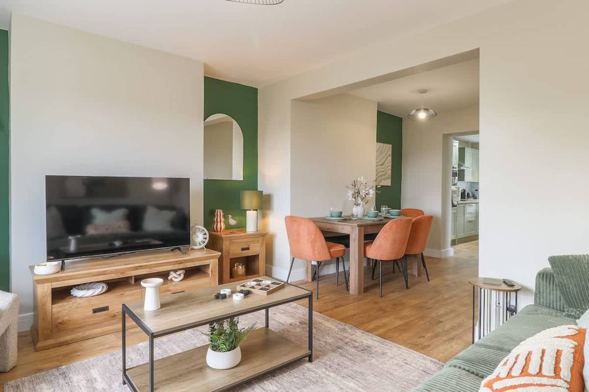 House ∙ 4 Bedrooms ∙ 8 Guests - South Wales