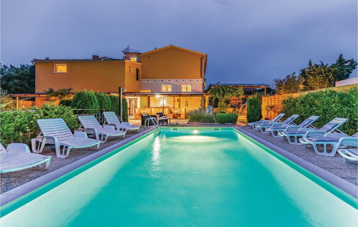 450 M² Casa Vacanza ∙ 7 Camere Da Letto ∙ 14 Ospiti - Krnica