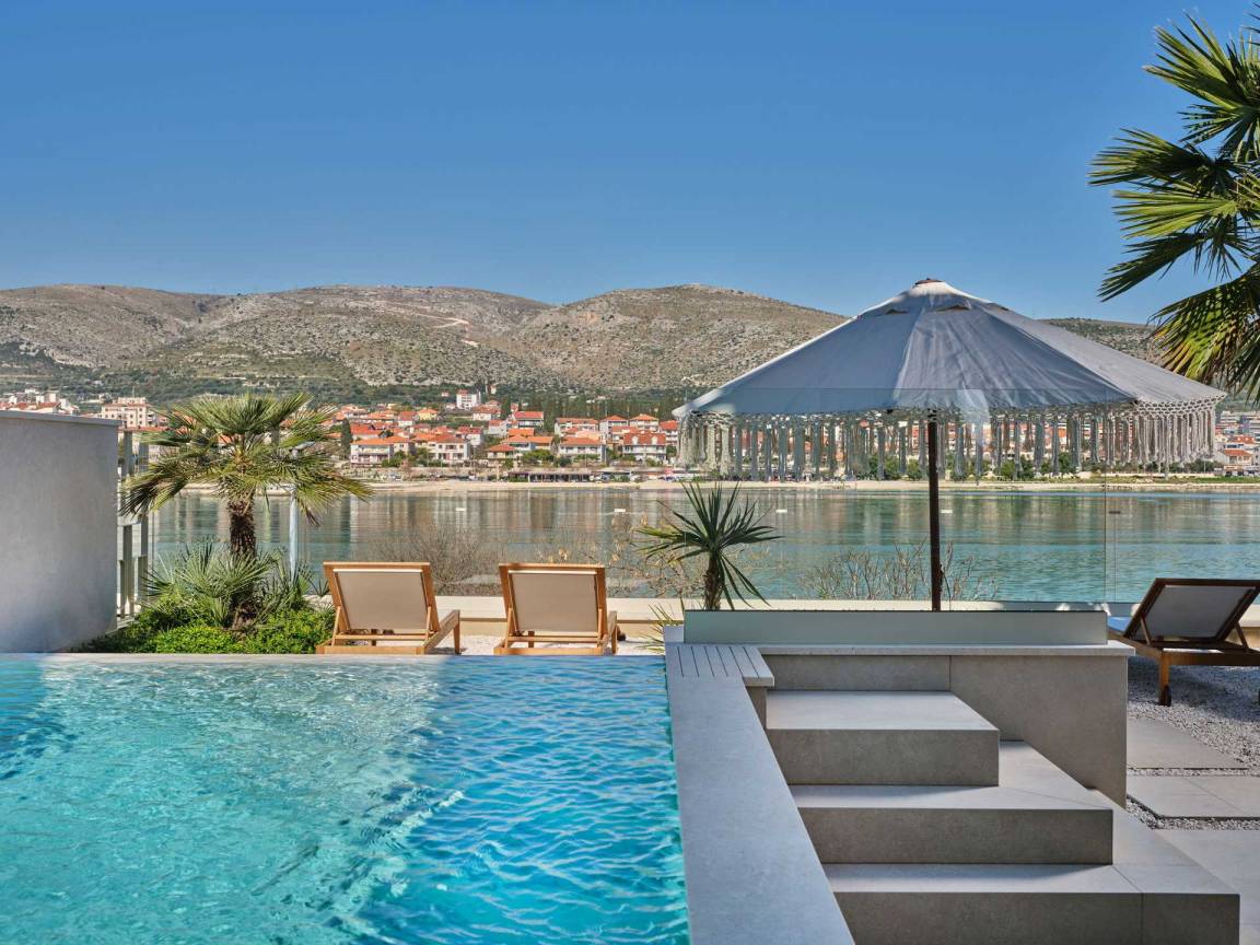 400 M² Villa ∙ 5 Bedrooms ∙ 10 Guests - Trogir