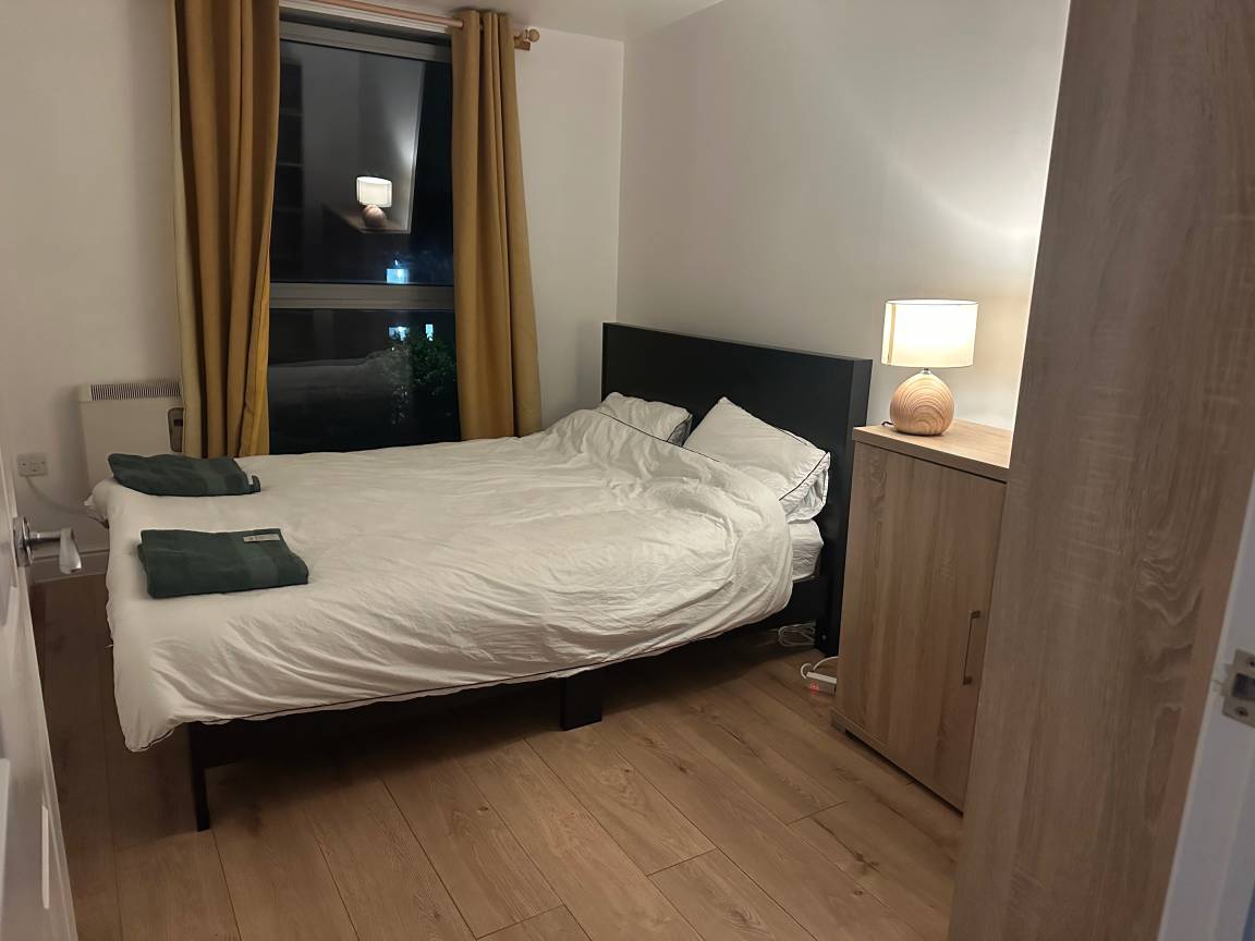 40 M² Ferienwohnung ∙ 2 Schlafzimmer ∙ 4 Gäste - Bracknell