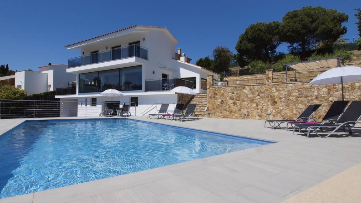 320 M² Villa ∙ 4 Chambres ∙ 10 Personnes - Lloret de Mar