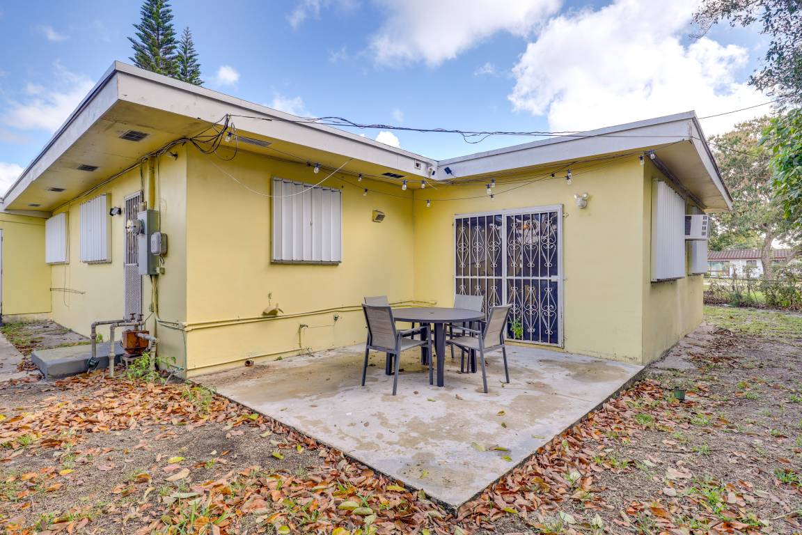 166 M² House ∙ 2 Bedrooms ∙ 4 Guests - Miami Gardens, FL