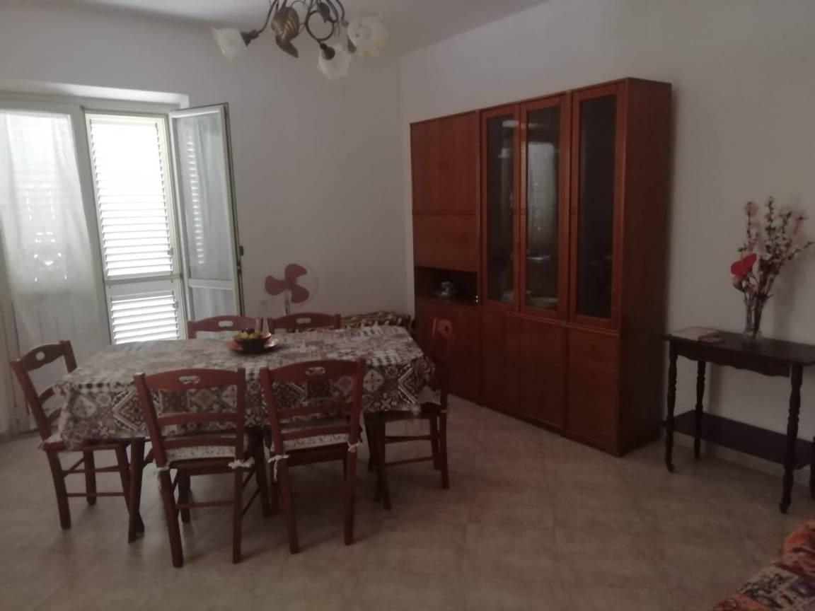 90 M² Apartamento ∙ 2 Habitaciones ∙ 5 Huéspedes - Villa San Giovanni