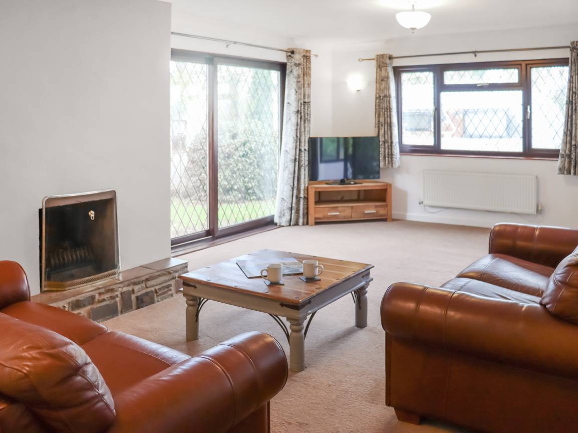 Cottage ∙ 2 Bedrooms ∙ 4 Guests - Blue Lagoon Water Par, Narberth