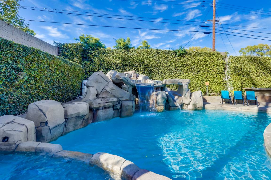 209 M² House ∙ 5 Bedrooms ∙ 10 Guests - Placentia