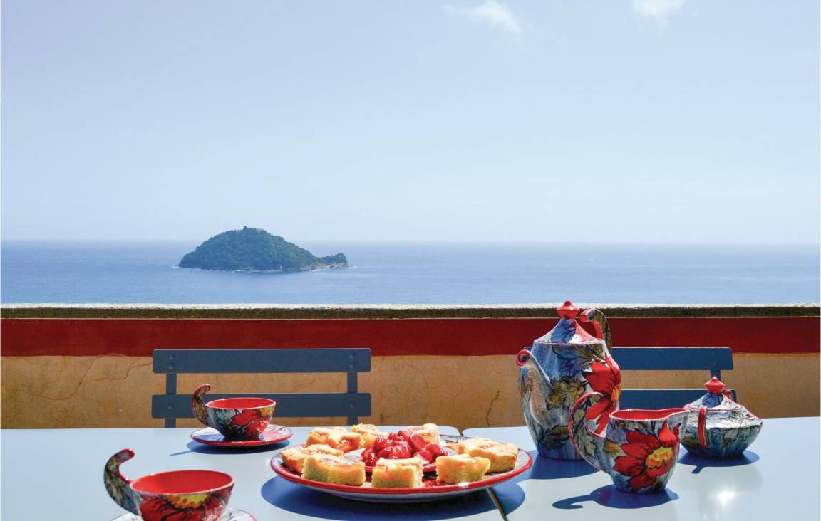 300 M² House ∙ 5 Bedrooms ∙ 8 Guests - Alassio