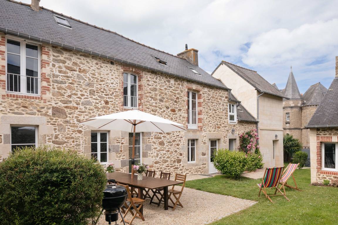 250 M² House ∙ 5 Bedrooms ∙ 9 Guests - Dinard