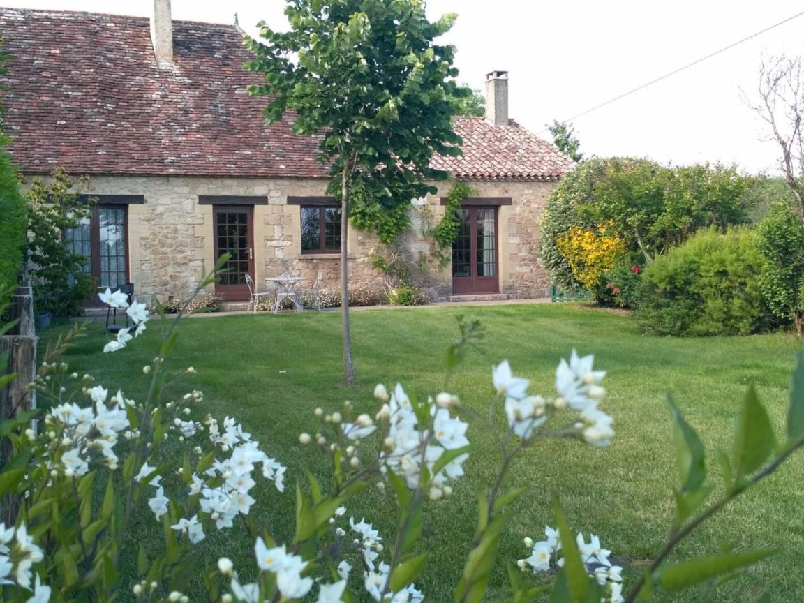 74 M² Cottage ∙ 3 Bedrooms ∙ 4 Guests - Périgord