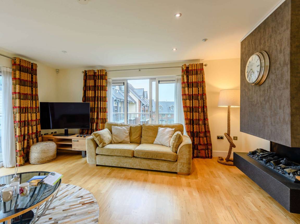 Cottage ∙ 4 Bedrooms ∙ 8 Guests - Fareham