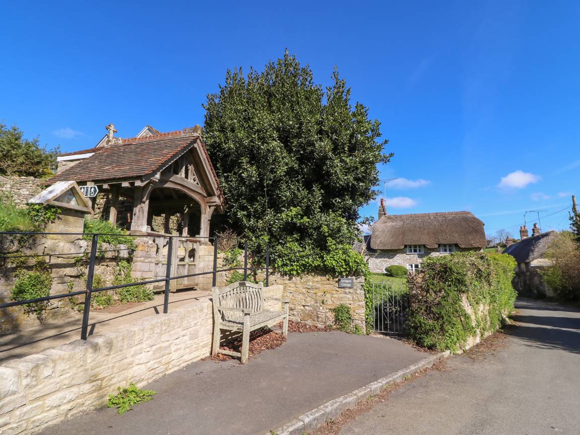 Cottage ∙ 2 Bedrooms ∙ 4 Guests - Dorchester