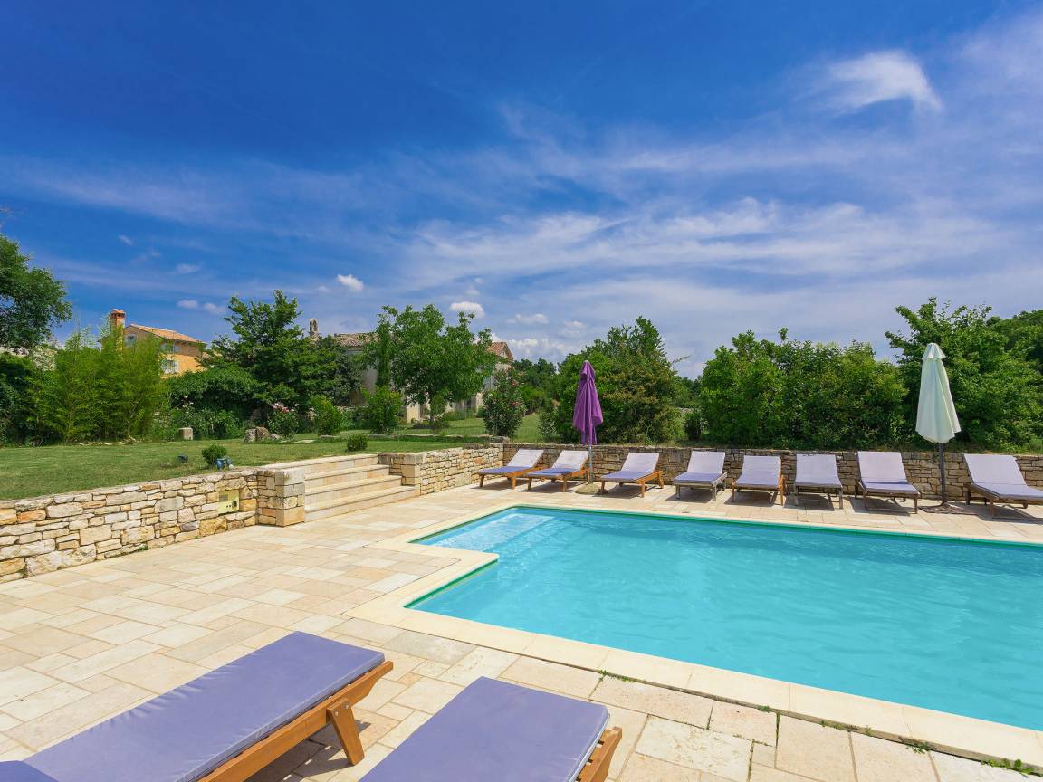 370 M² House ∙ 7 Bedrooms ∙ 16 Guests - Rovinj