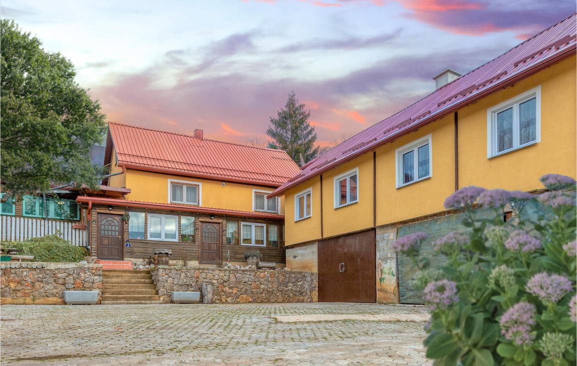 430 M² Apartament Dwupoziomowy ∙ 7 Sypialni ∙ 14 Gości - Otočac